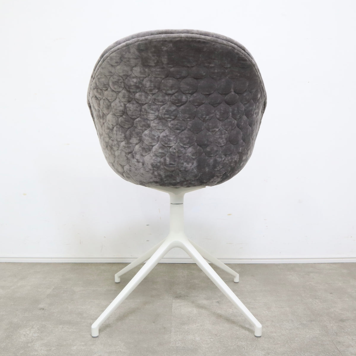 BoConcept ボーコンセプト Adelaide アデレード チェア キルト地 No.2 – バナルオンラインショップ（BANUL）の通販ならBANUL