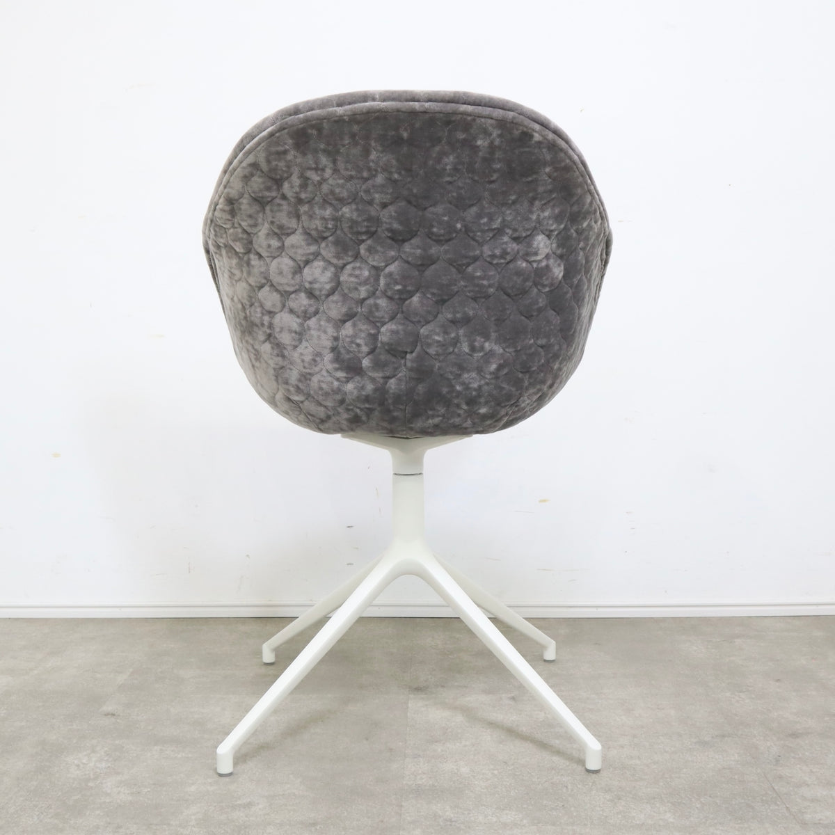 BoConcept ボーコンセプト Adelaide アデレード チェア キルト地 No.1 – バナルオンラインショップ（BANUL）の通販ならBANUL